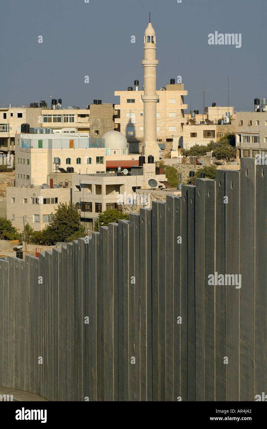 Israeli west bank barrier hi-res stock photography and images - Alamy
