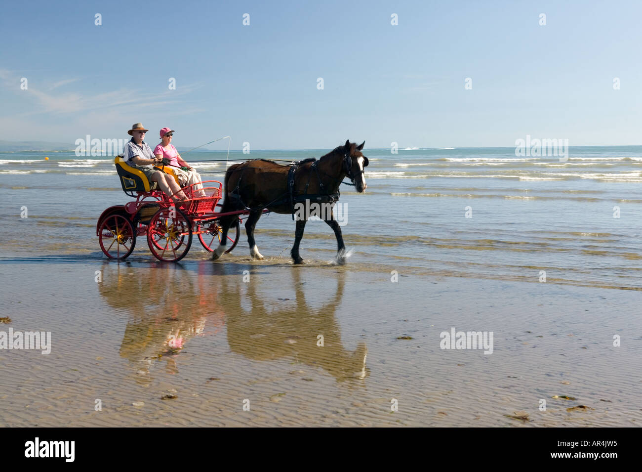 Horse Drawn Carriage Morfa Bychan Black Rock Sands near Porthmadog ...