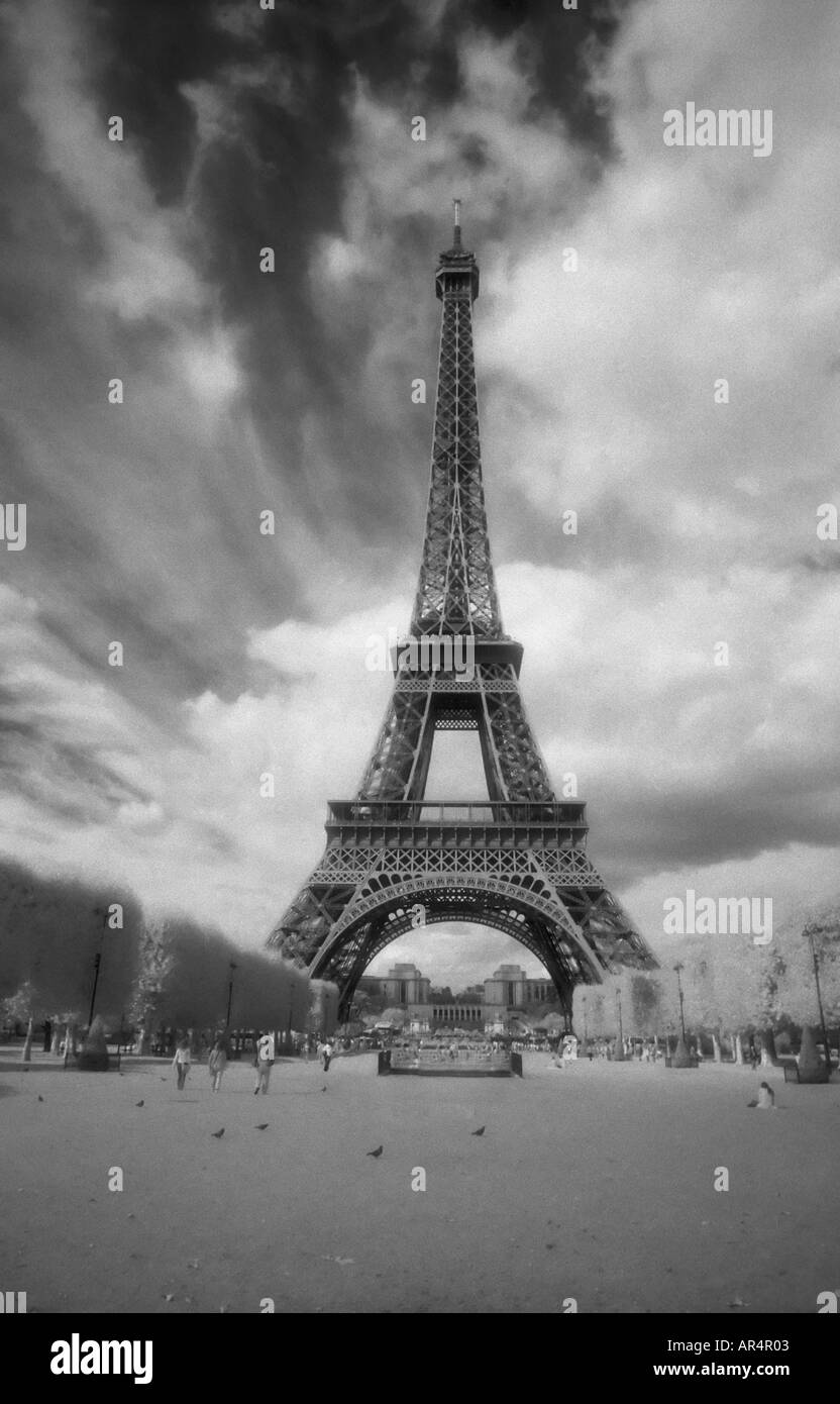 Eiffel Tower in grainy infrared black and white Stock Photo - Alamy