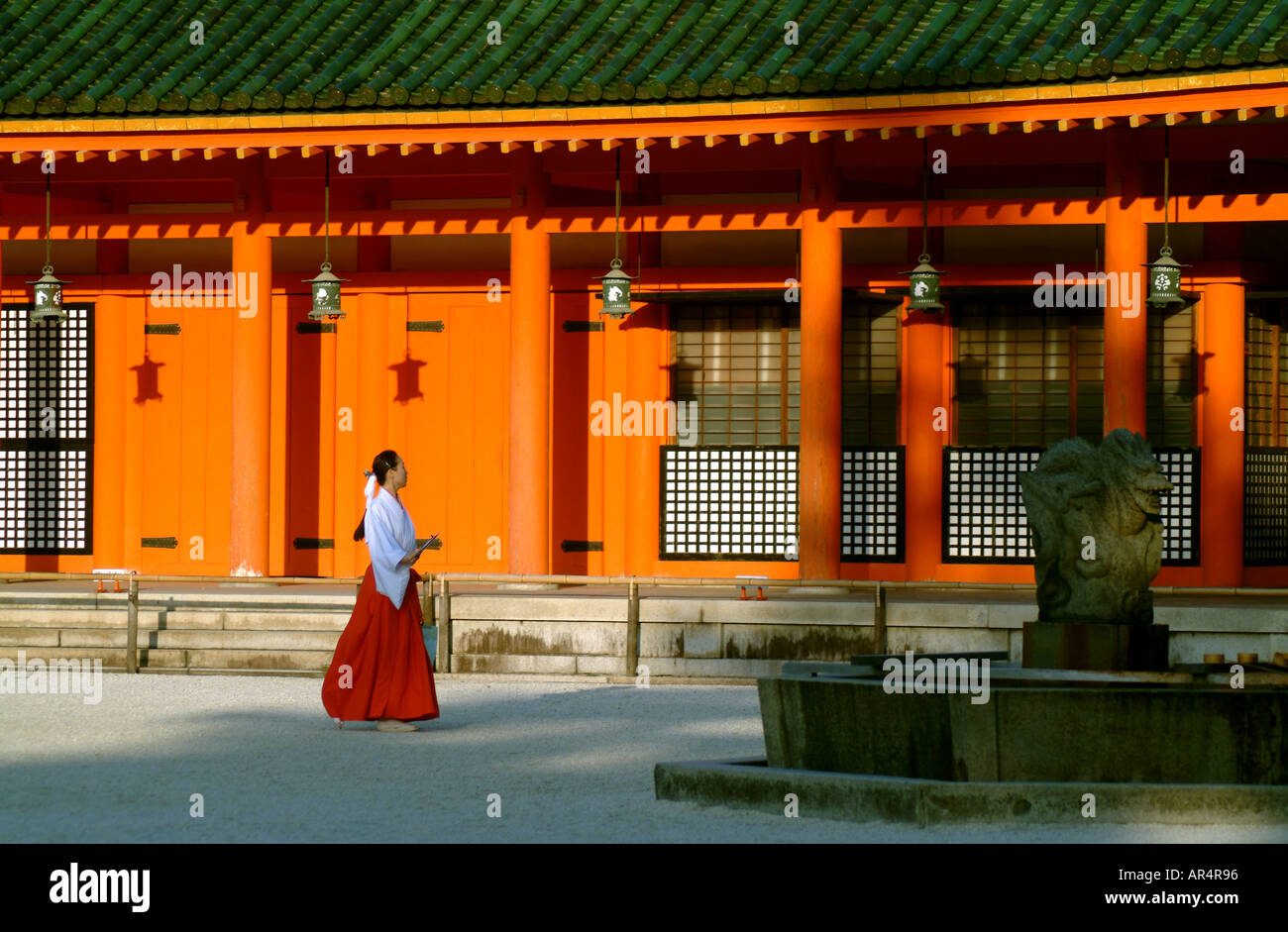 Shrine maiden heian shrine kyoto hi-res stock photography and images ...
