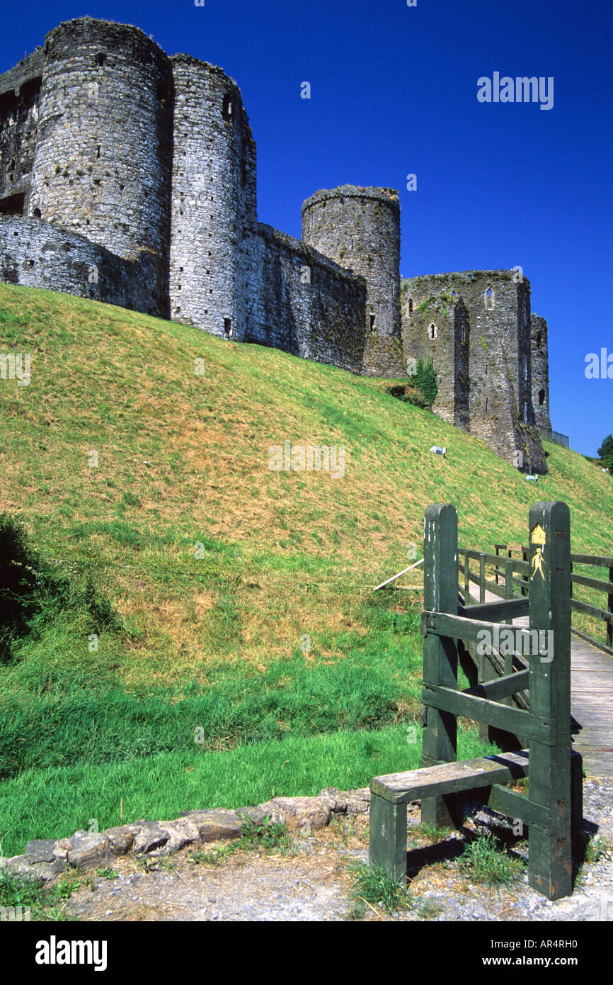 Castles of wales kidwelly castle hi-res stock photography and images ...