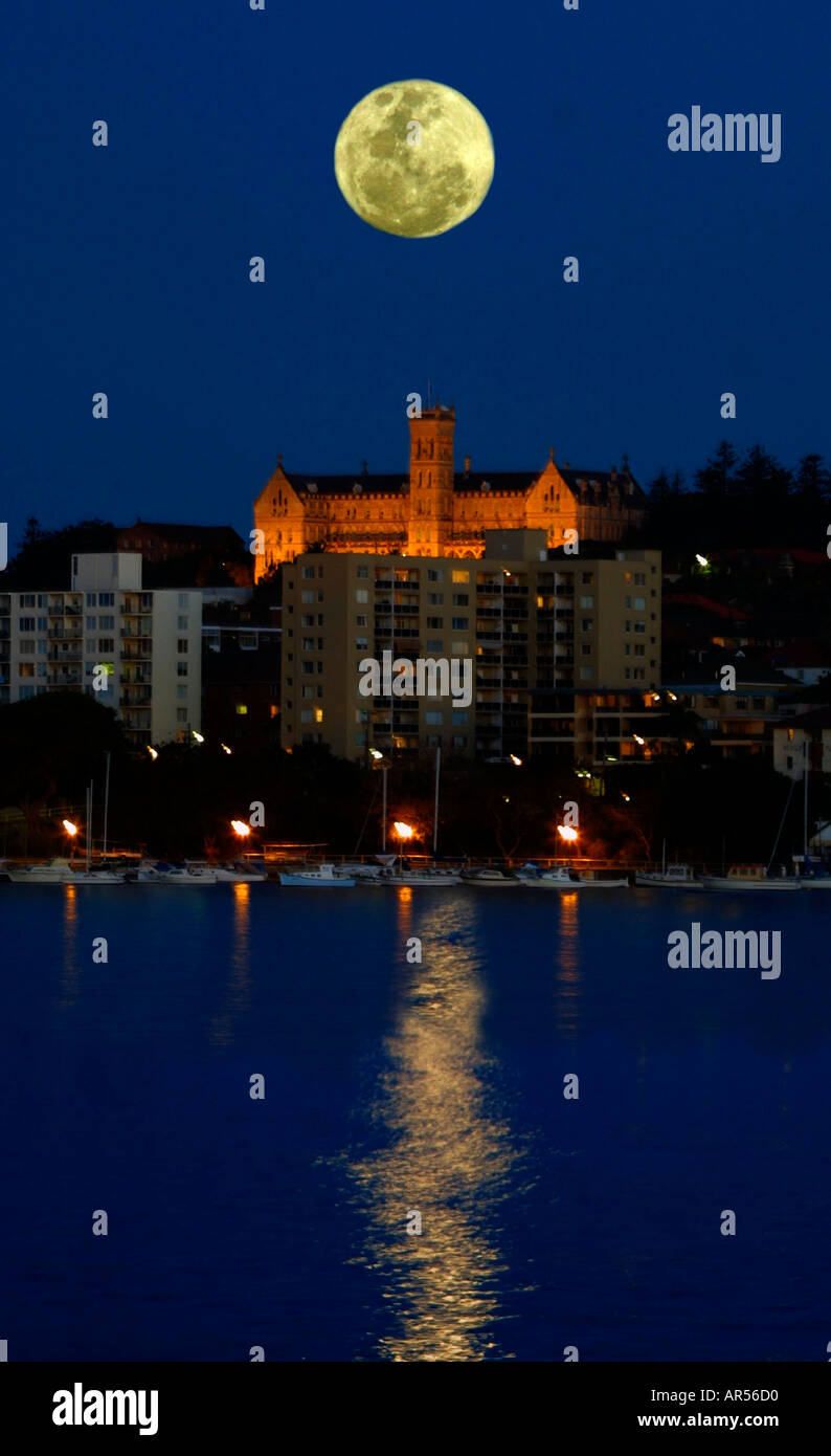 Full moon sydney hi-res stock photography and images - Alamy