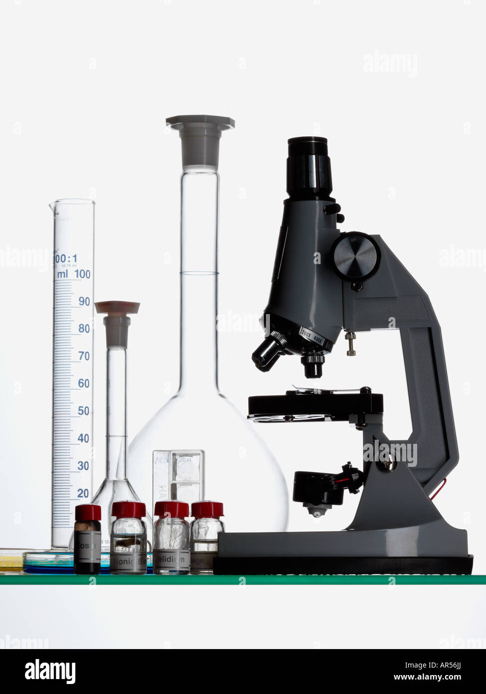 Measuring flasks hi-res stock photography and images - Alamy