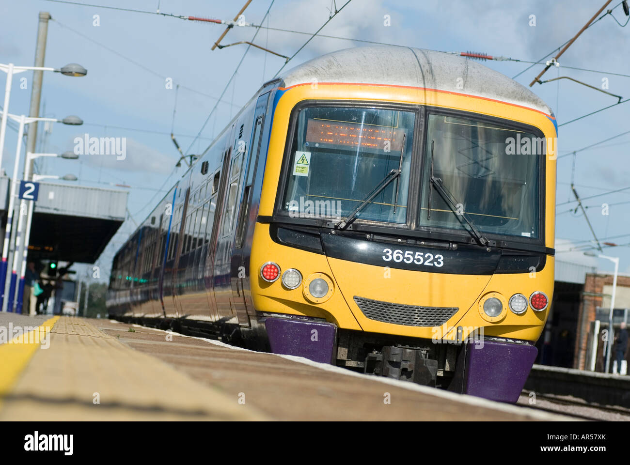 First Capital Connect class 365 train at Hitchin railway station ...