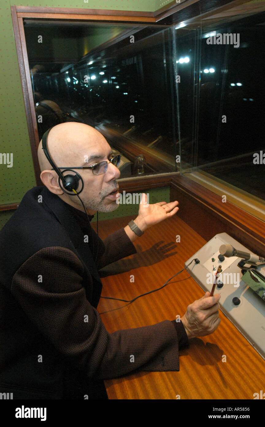 Interpreting booth hi-res stock photography and images - Alamy