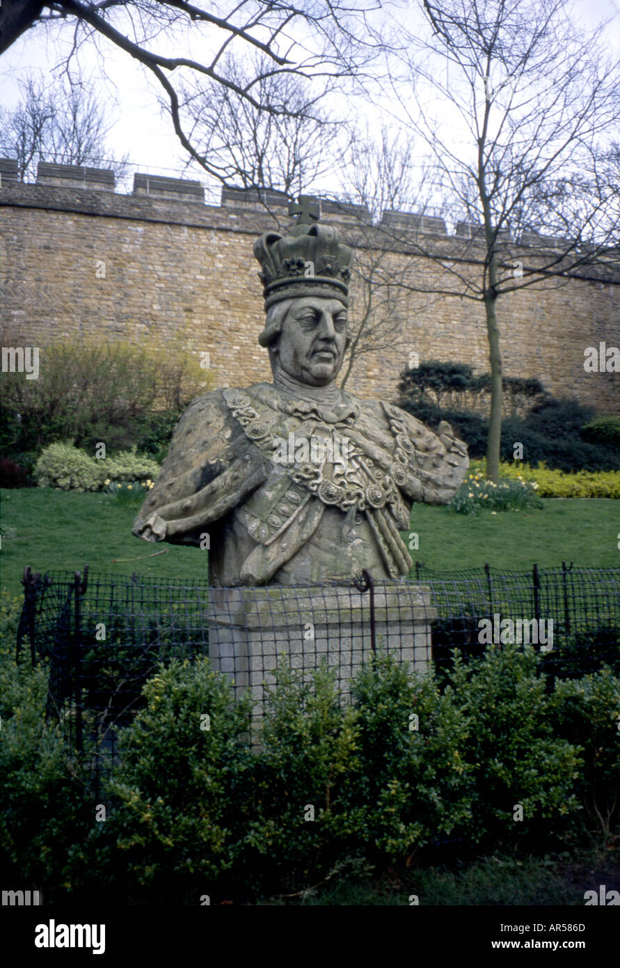 Bust of king george iii hi-res stock photography and images - Alamy