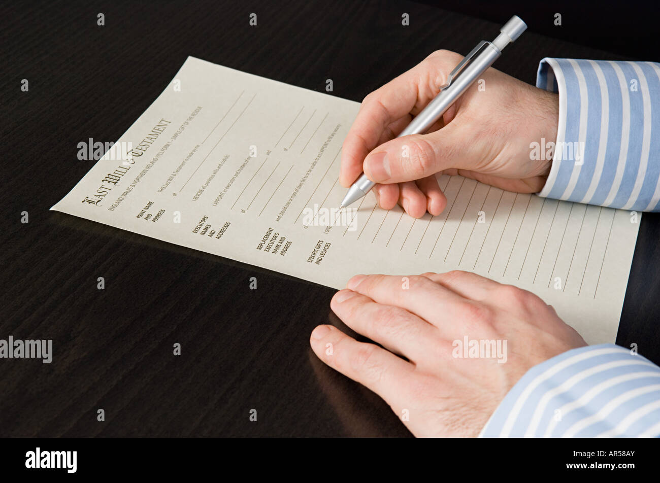 Person signing will Stock Photo - Alamy