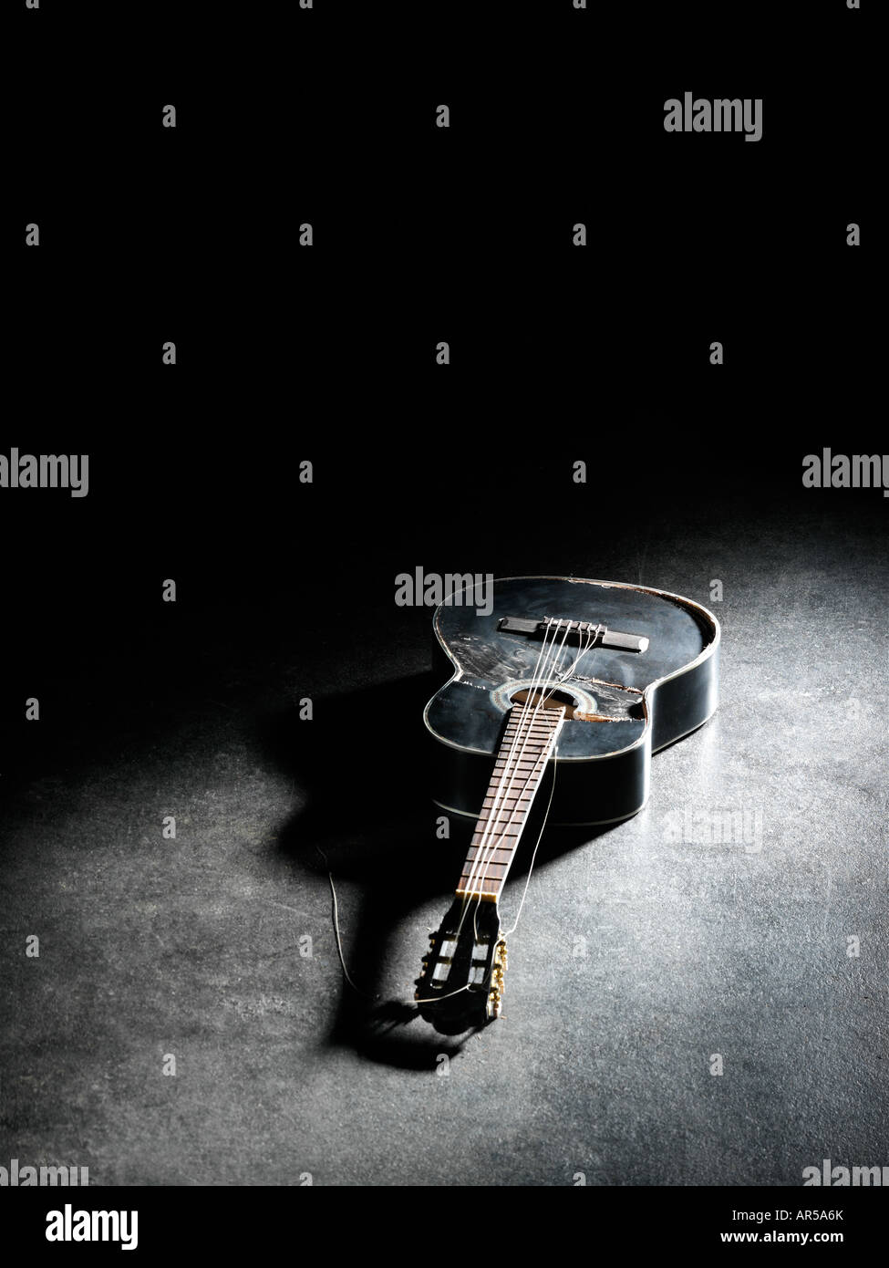Smashed guitar hi-res stock photography and images - Alamy