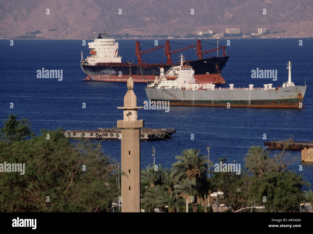 Cargo ships at anchor Jordanian Red Sea Port of Aqaba Stock Photo - Alamy