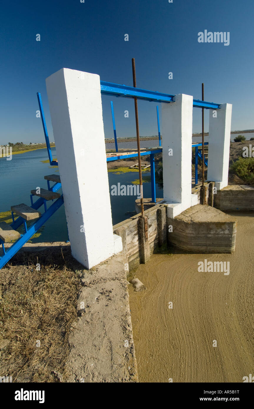 Animal water supply hi-res stock photography and images - Alamy