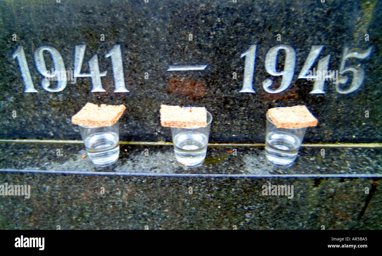 Bergen belsen 1940 1945 hi-res stock photography and images - Alamy