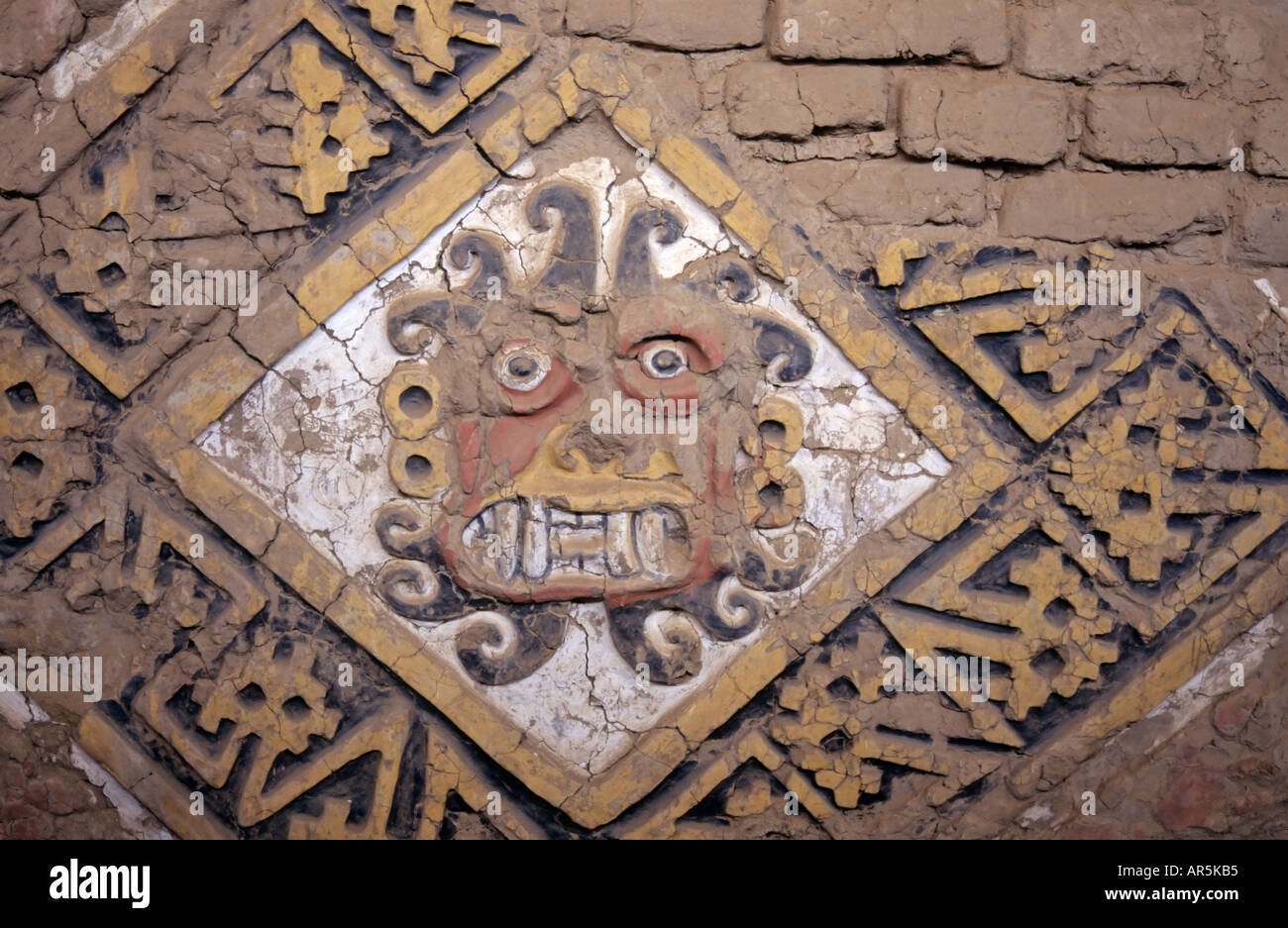 Ancient artwork in moche pyramids hi-res stock photography and images ...