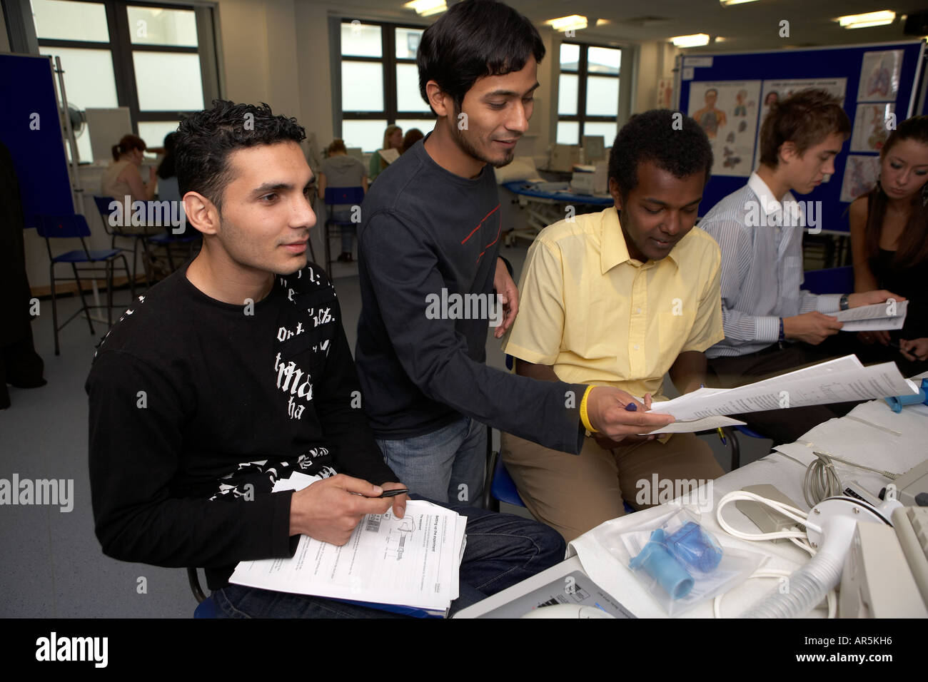 Medical students training at University Stock Photo - Alamy