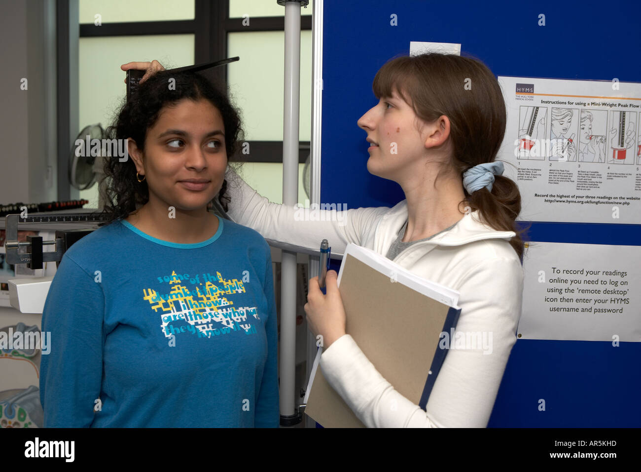 Medical students training at University Stock Photo - Alamy