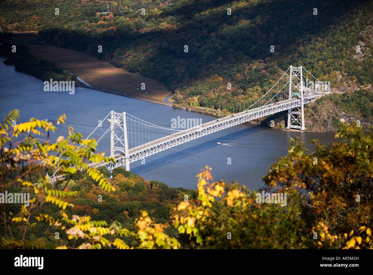 Bear mountain bridge over hudson river Stock Photo - Alamy