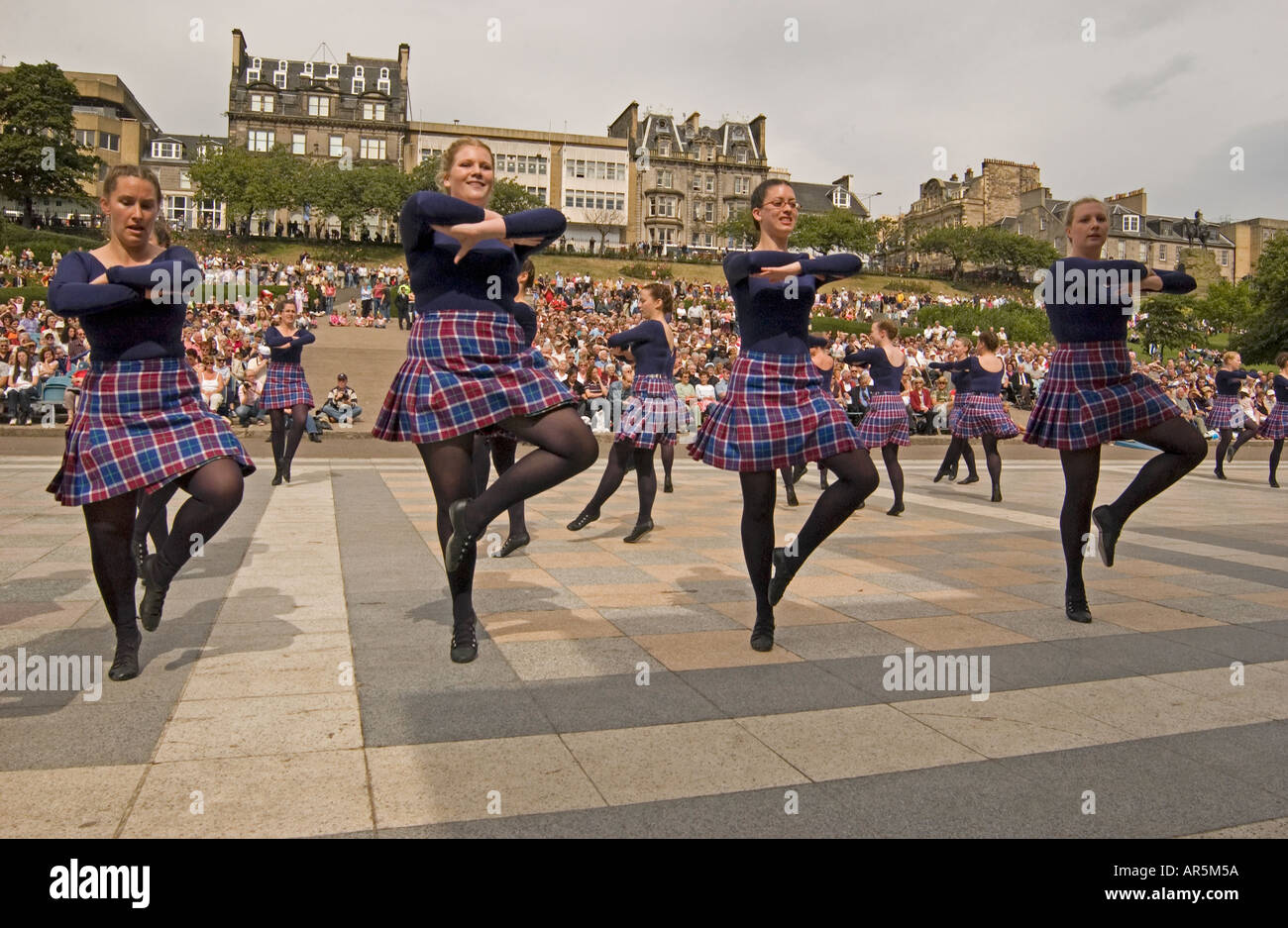 Dance traditional scottish dancers hi-res stock photography and images ...