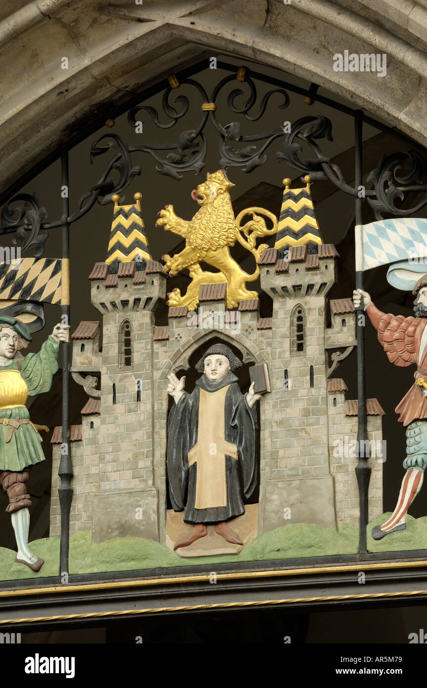 Entrance gate to the Neues Rathaus (New Town Hall), Munich (Munchen ...