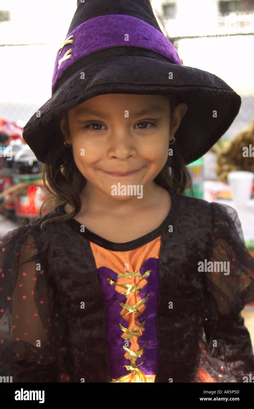 hispanic girl in costume Stock Photo - Alamy