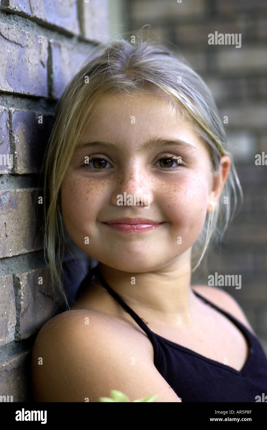 beautiful smiling girl Stock Photo - Alamy beautiful smiling girl Stock Photo - Alamy