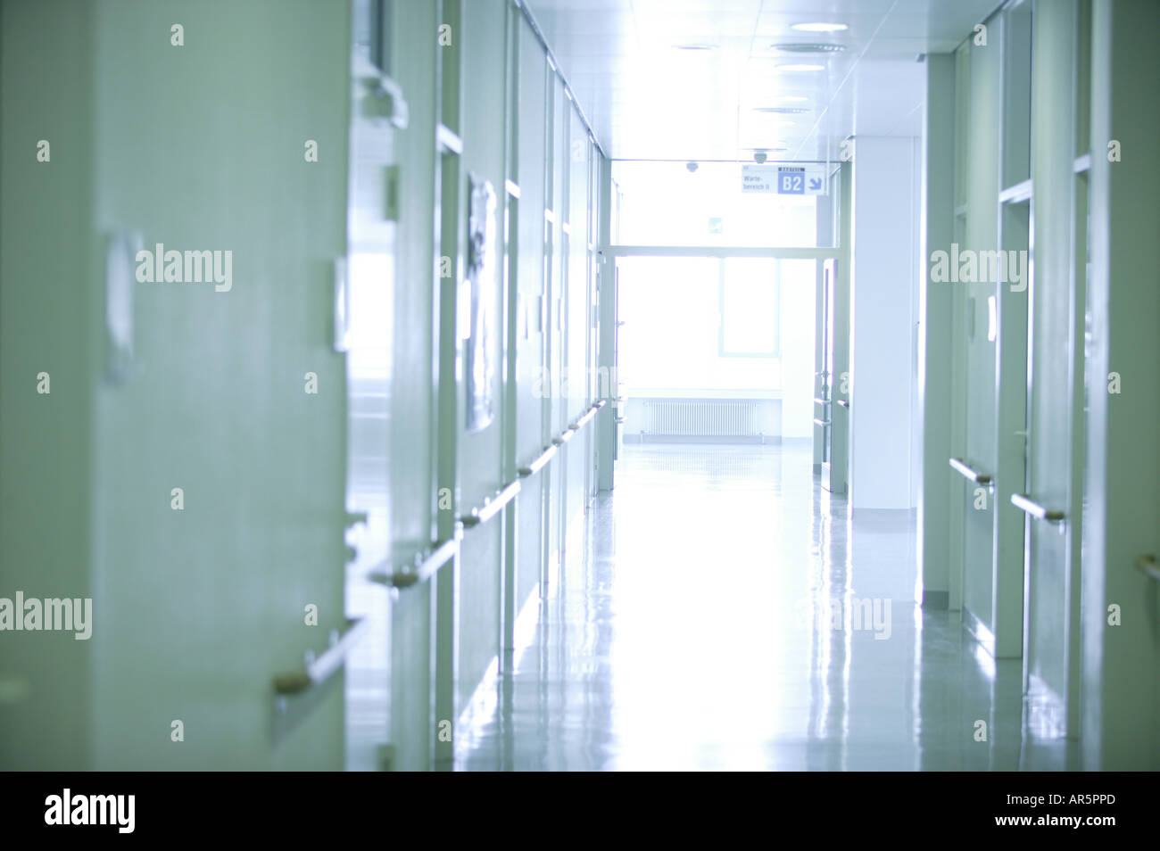 Empty hospital hi-res stock photography and images - Alamy