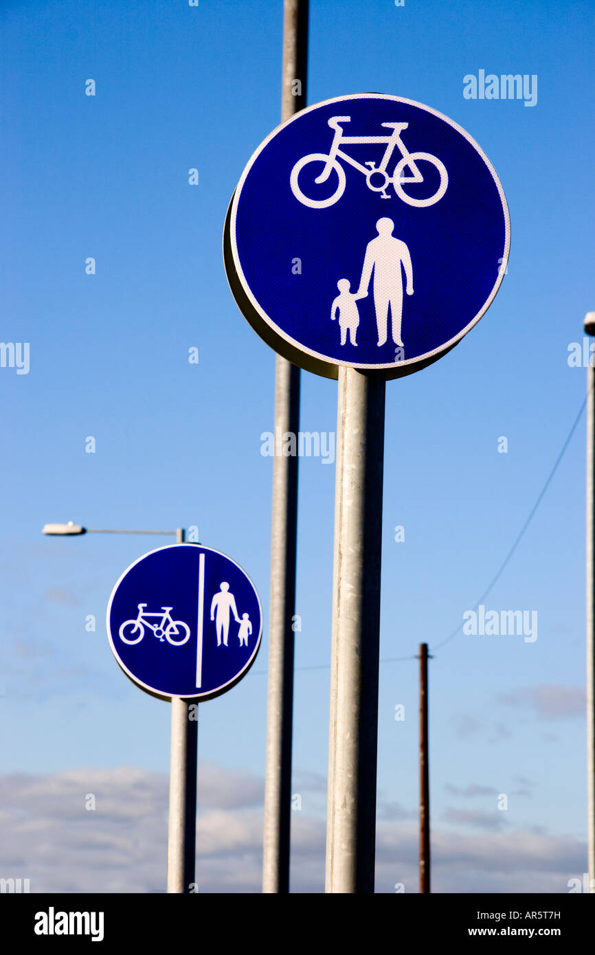 Shared path sign signs hi-res stock photography and images - Alamy