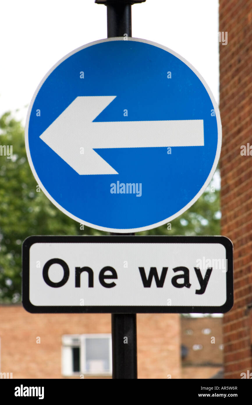 One way traffic sign pointing left Stock Photo - Alamy