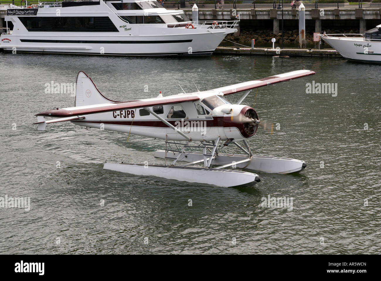 Vancouver sea runway hi-res stock photography and images - Alamy