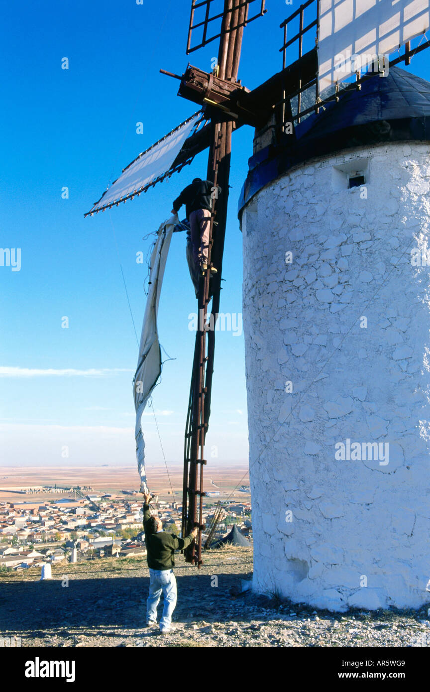 Windmill consuegra toledo castilla hi-res stock photography and images ...