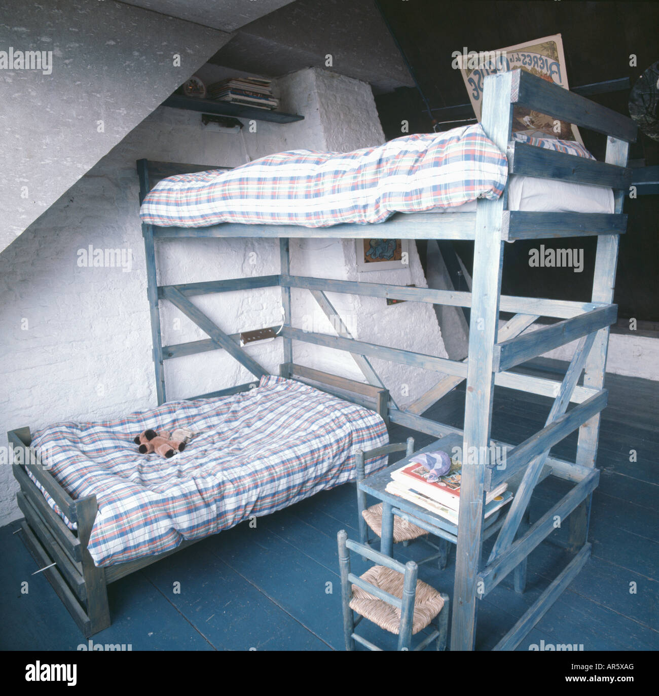 Bunk beds 1960 hi-res stock photography and images - Alamy
