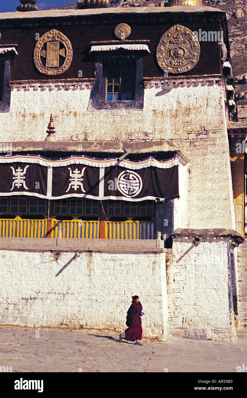 Monk to work Stock Photo - Alamy