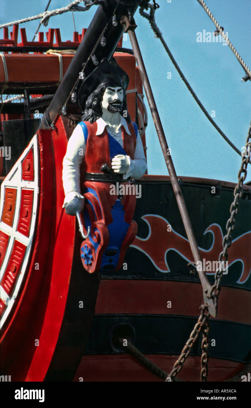 Captain hook ship hi-res stock photography and images - Alamy