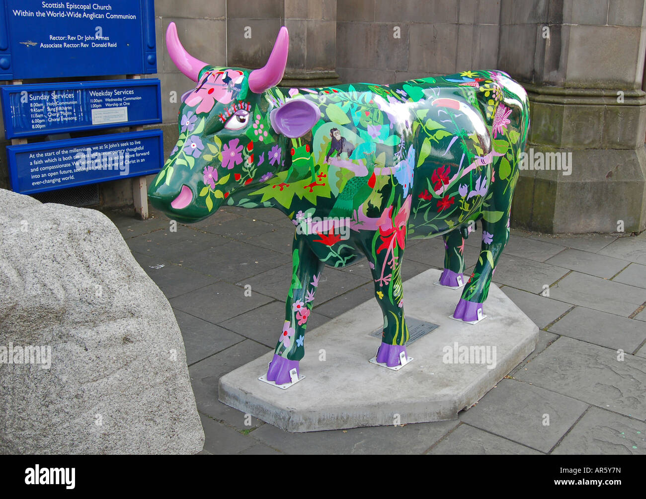 Cow parade in Edinburgh, Scotland Stock Photo - Alamy