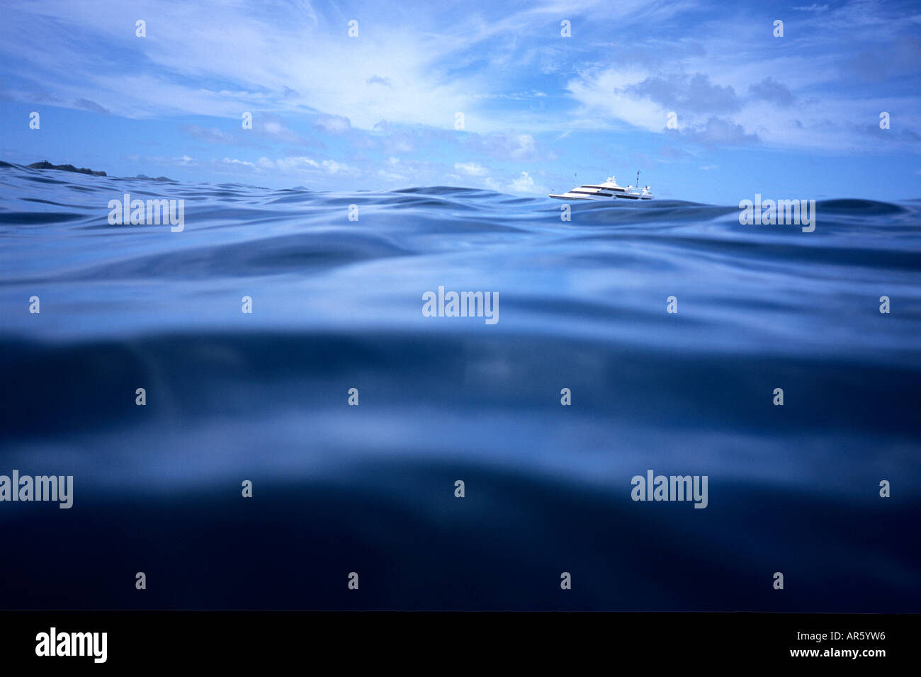 Waves and MV Mystique Princess, Blue Lagoon Cruise, Yasawa Islands ...