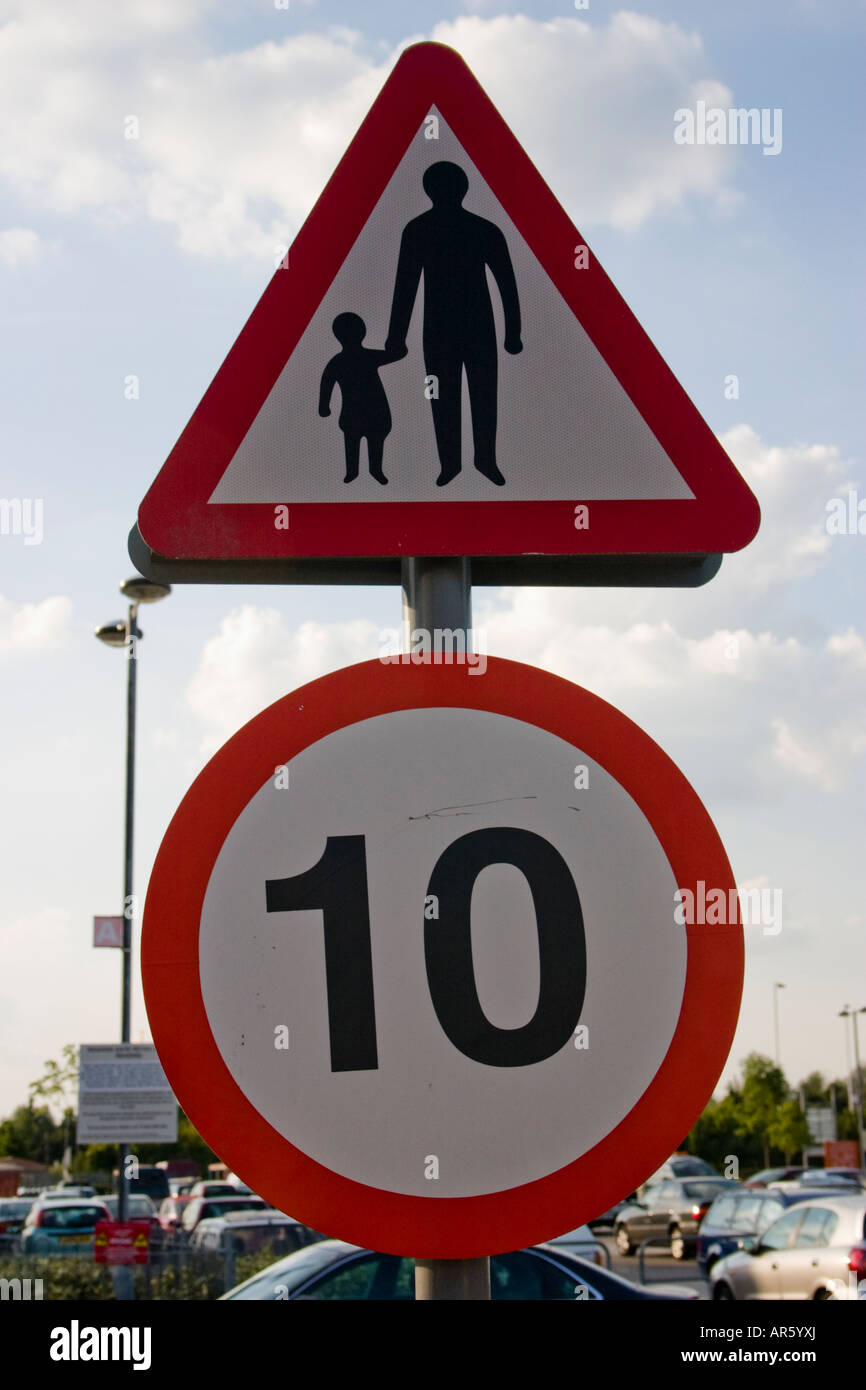 10 miles per hour sign hi-res stock photography and images - Alamy