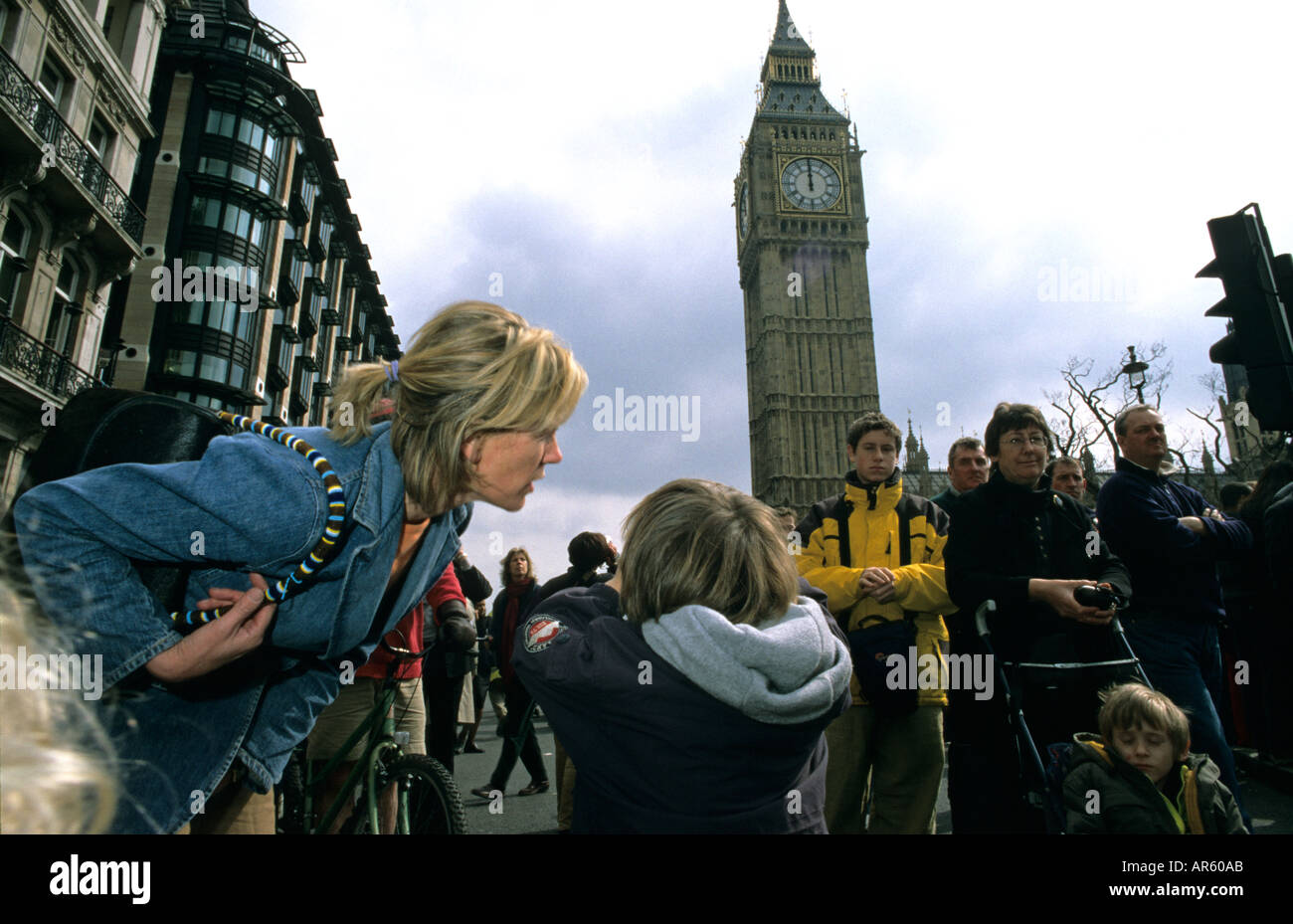 Mother and child in front of Big Ben London Stock Photo - Alamy