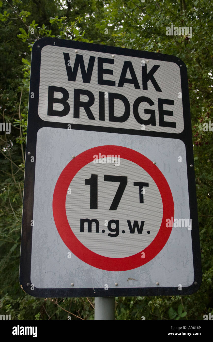 Weak bridge signs hi-res stock photography and images - Alamy