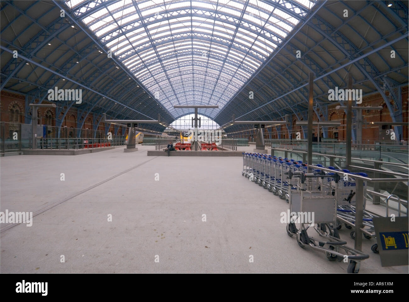 platforms and trolleys at St Pancras international railway terminus ...