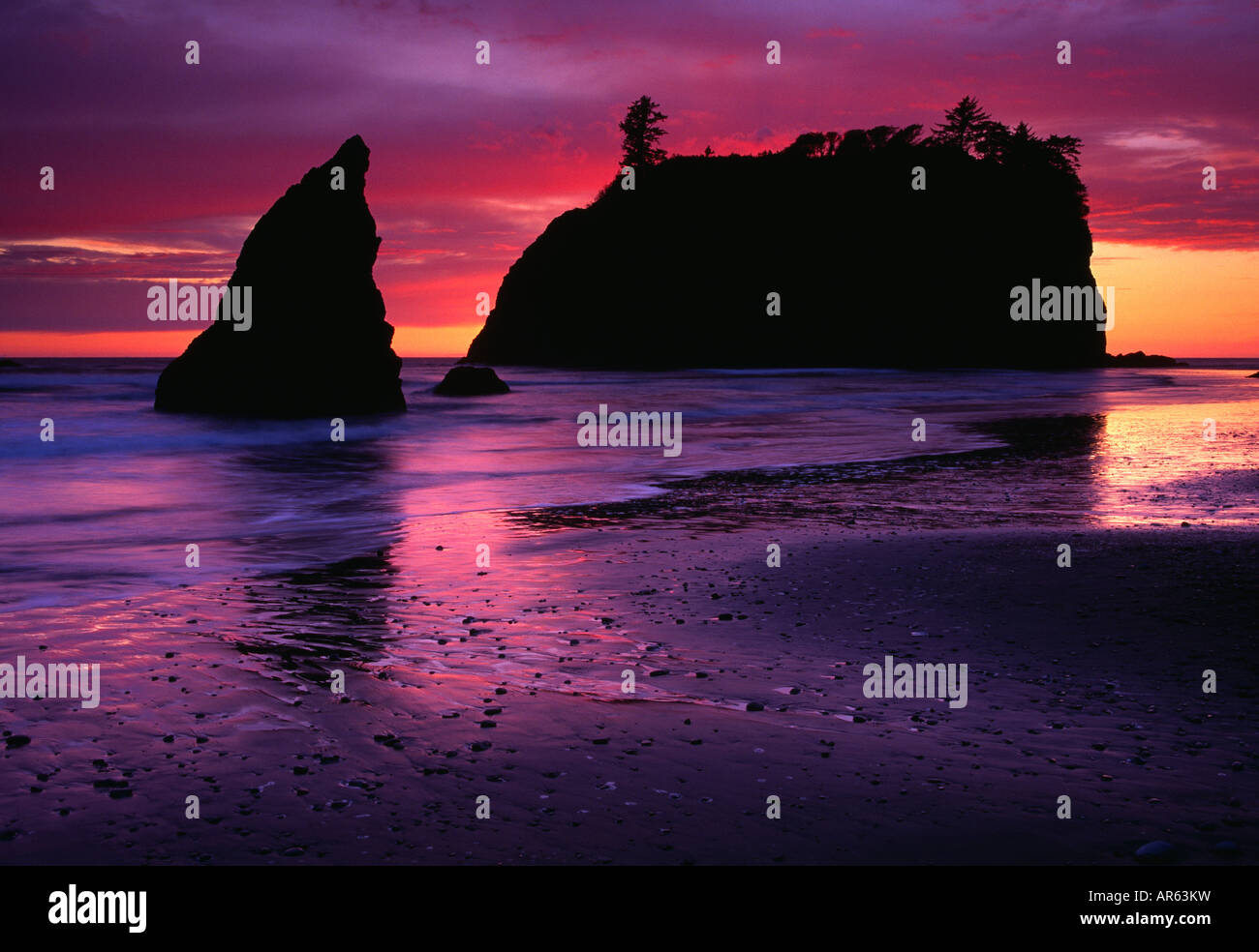 Sunset at Ruby Beach, Olympic National Park, Washington Stock Photo - Alamy