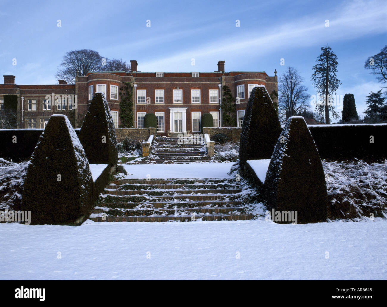 Garden ha ha wall hi-res stock photography and images - Alamy