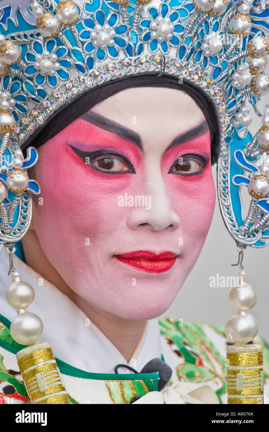 Actress in chinese opera hong hi-res stock photography and images - Alamy