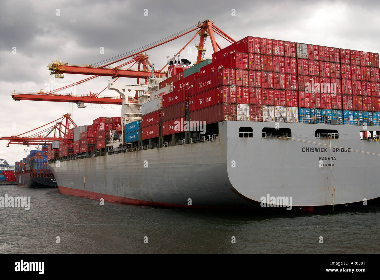Container ship "Chiswick Bridge" unloading at the container port ...