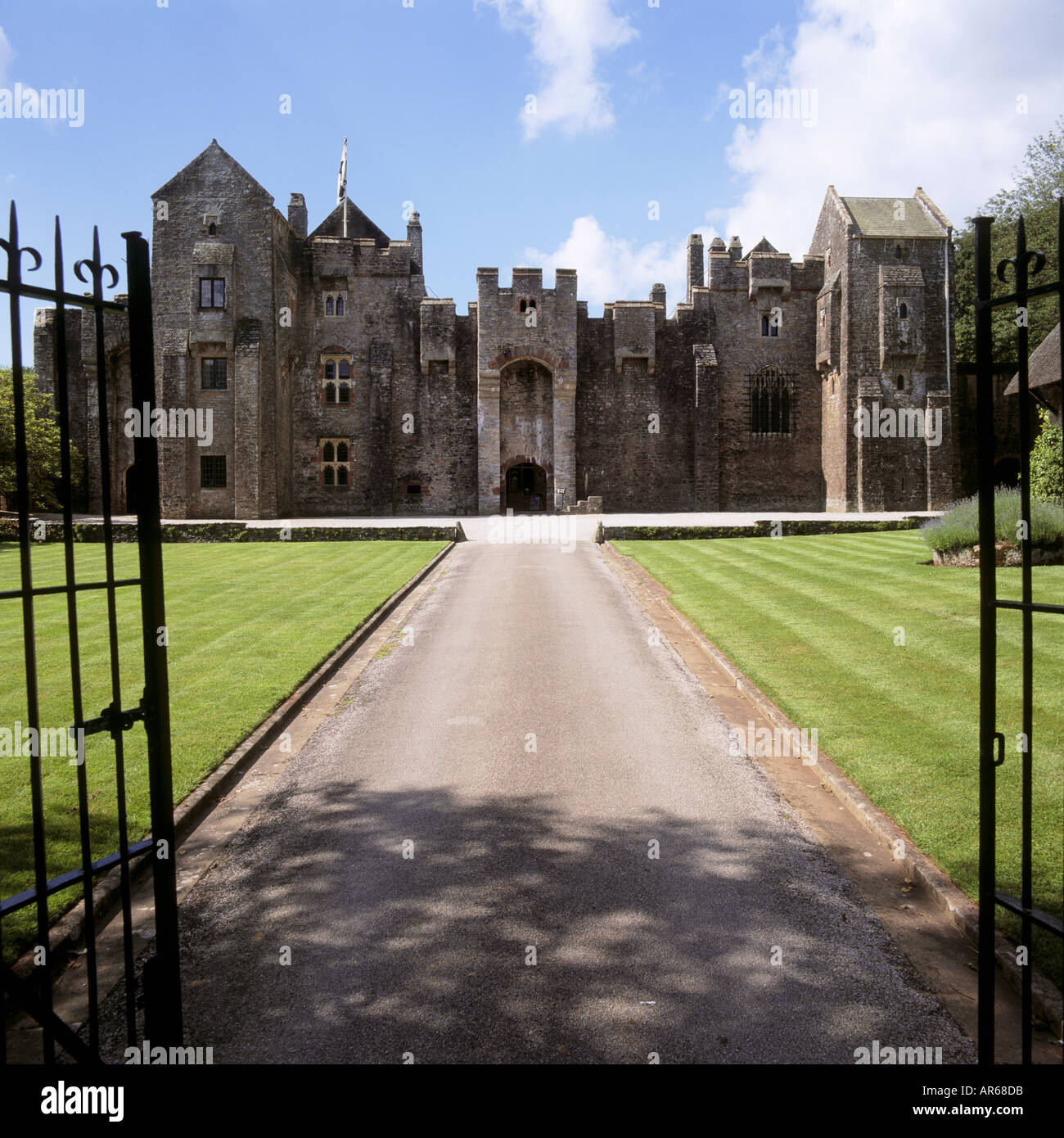 Compton castle hi-res stock photography and images - Alamy