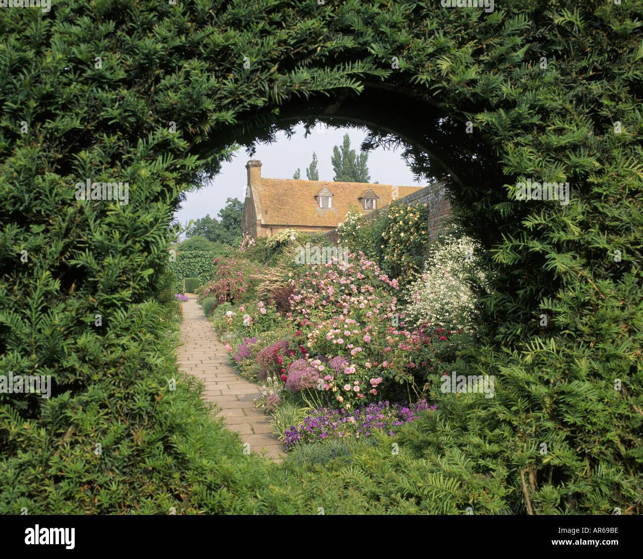 Sissinghurst castle and garden hi-res stock photography and images - Alamy
