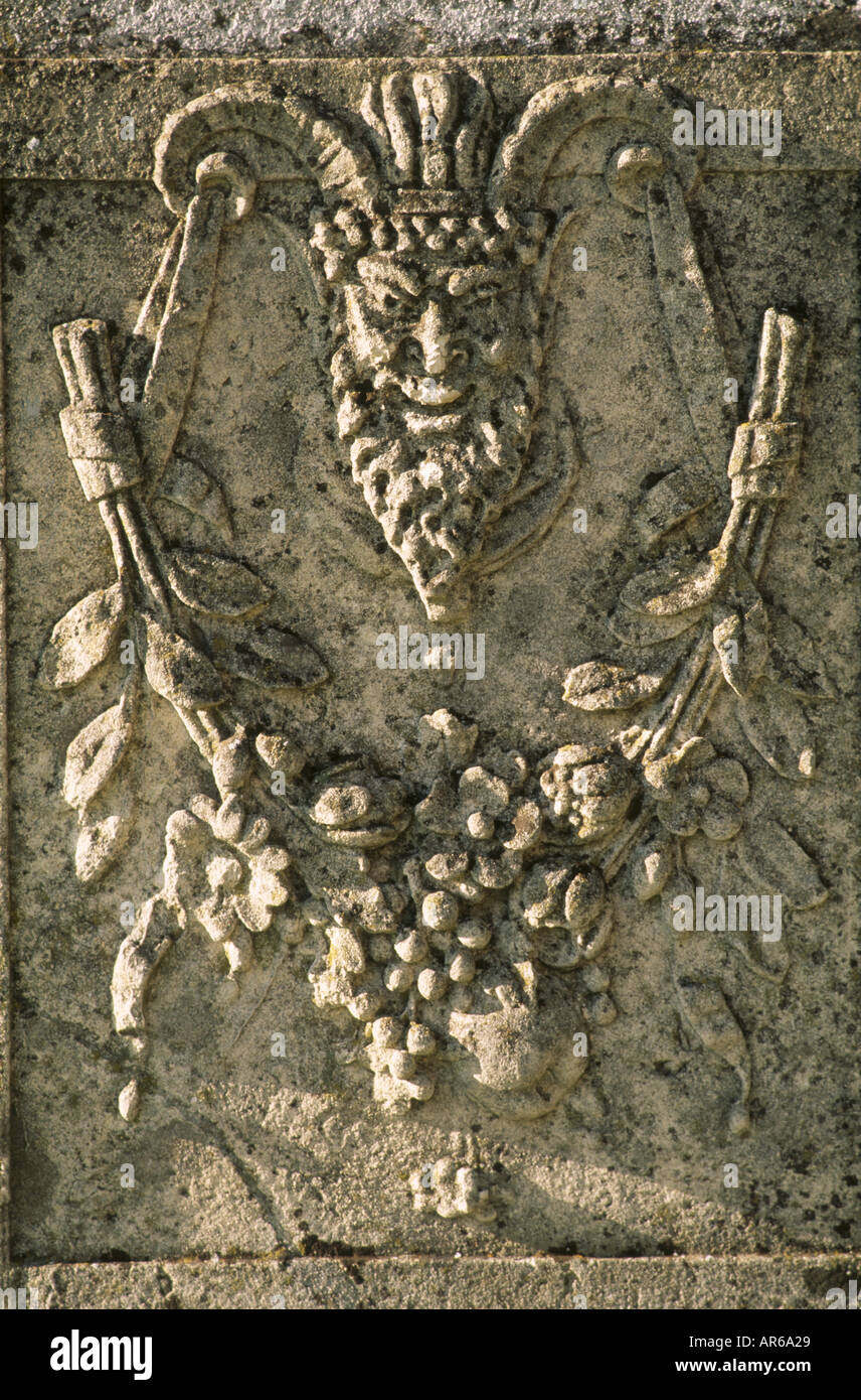Demon carving hi-res stock photography and images - Alamy