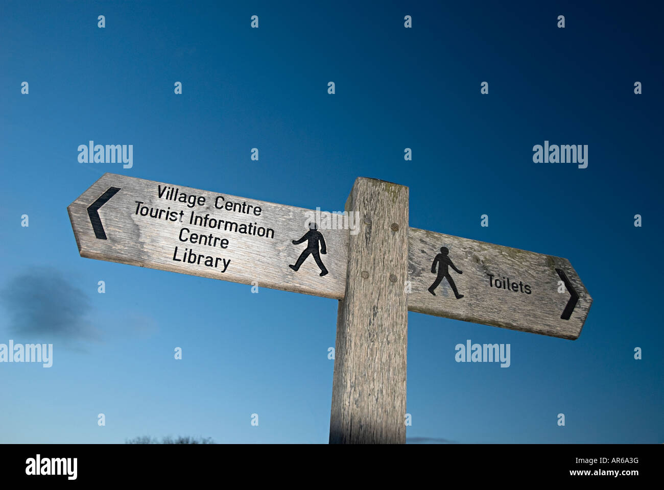 visitor centre sign in Broadway Cotswold's tourist and toilet sign ...