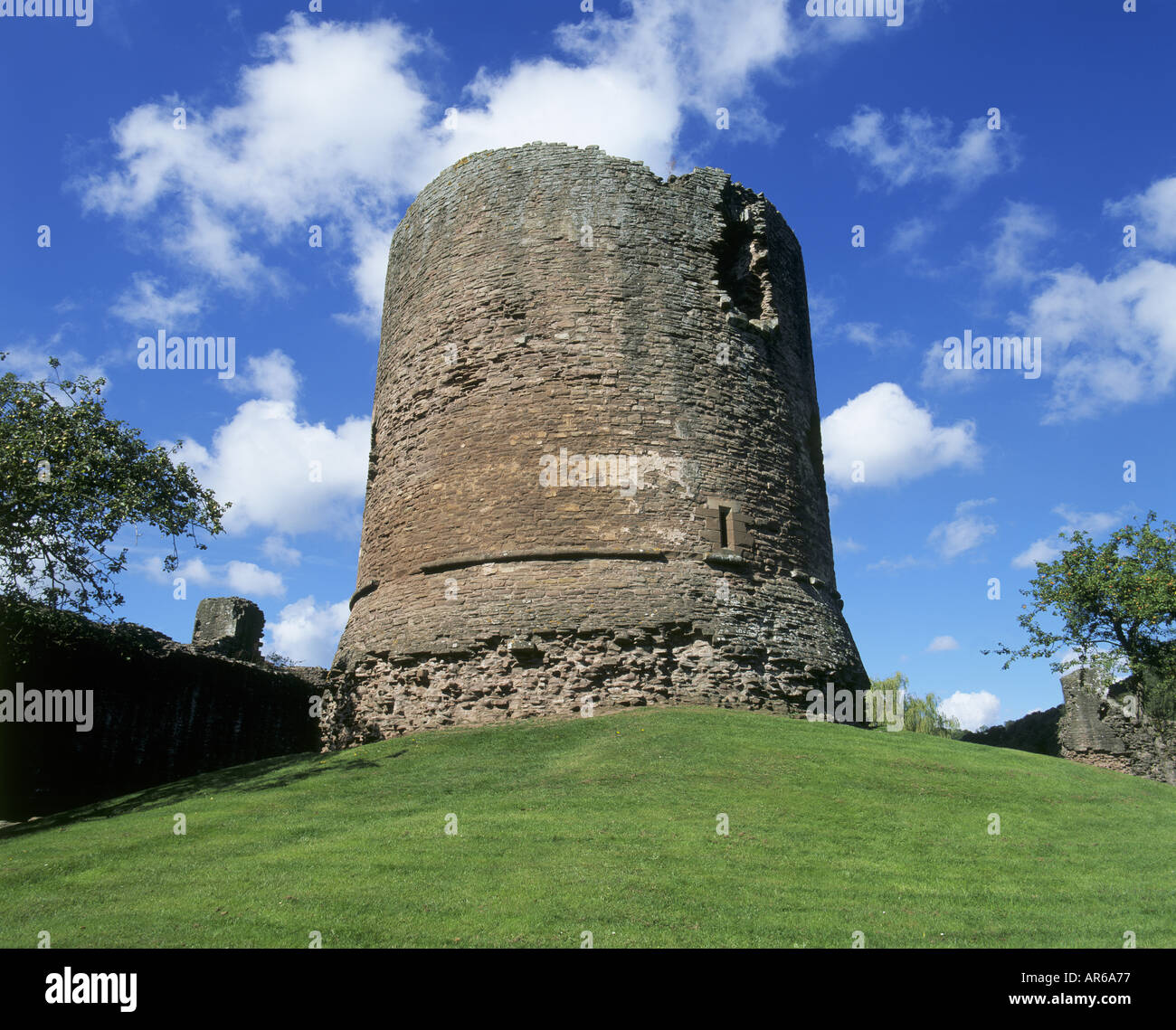 Skenfrith castle hi-res stock photography and images - Alamy