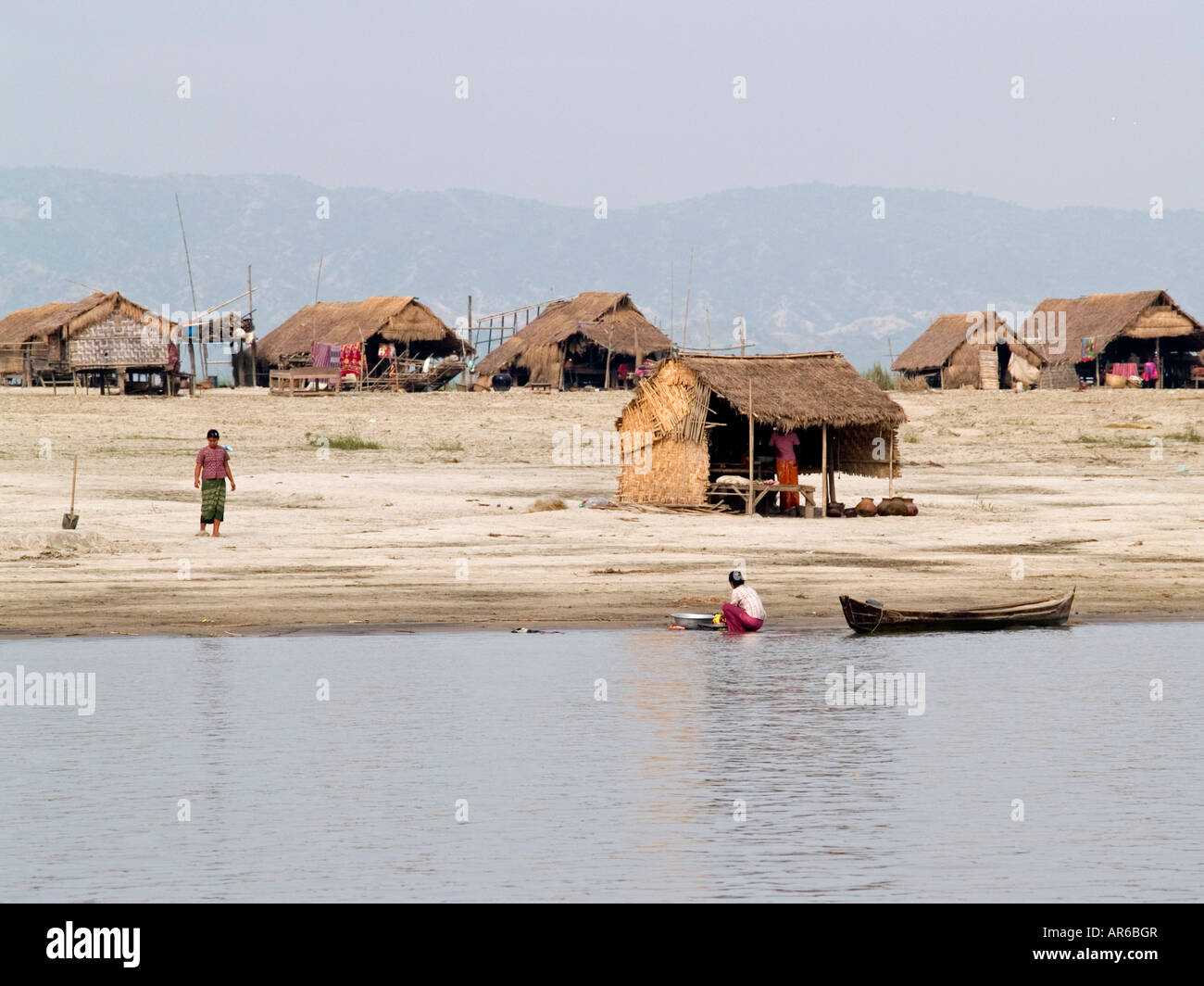 Poverty in myanmar hi-res stock photography and images - Alamy