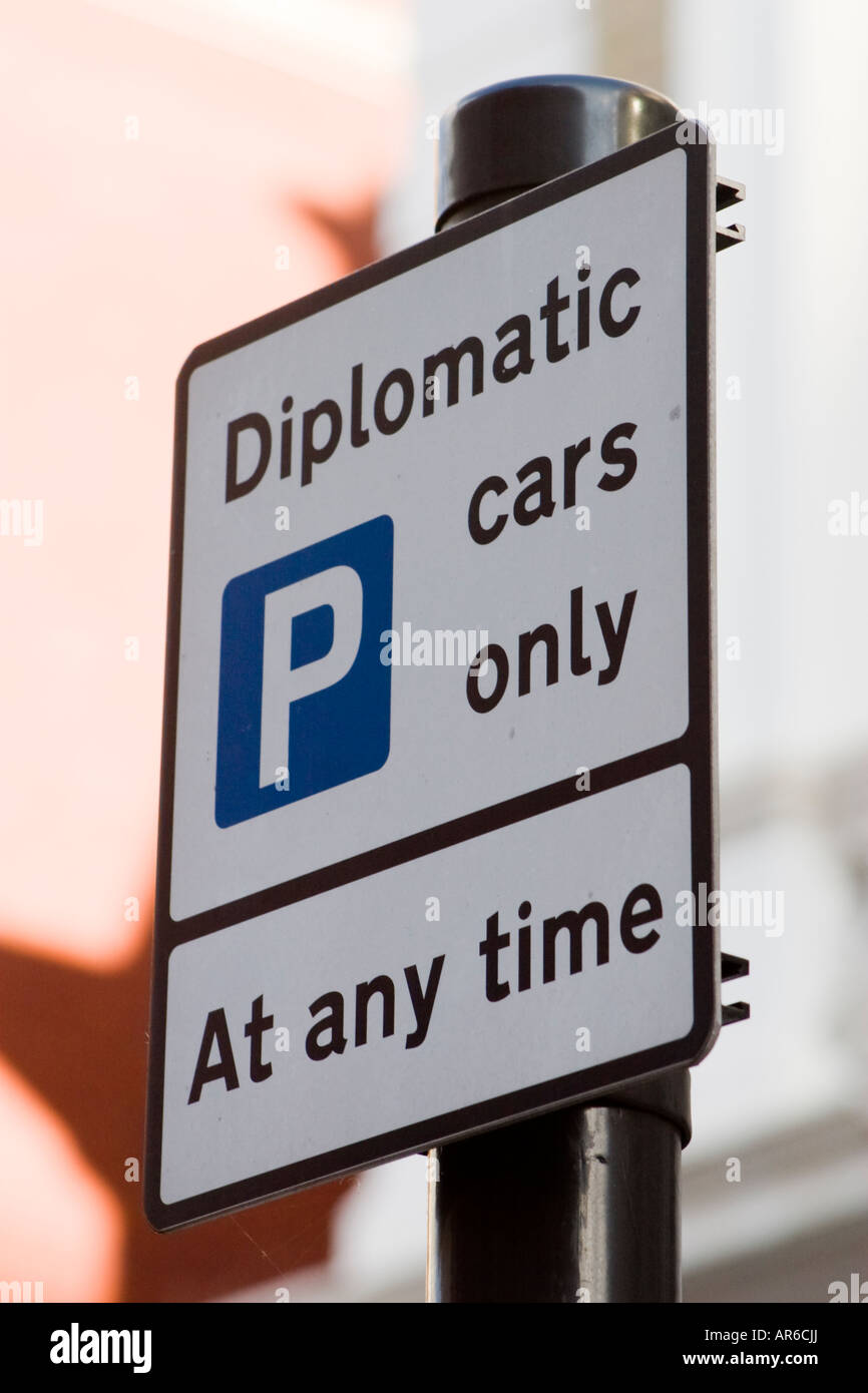Diplomatic car hi-res stock photography and images - Alamy