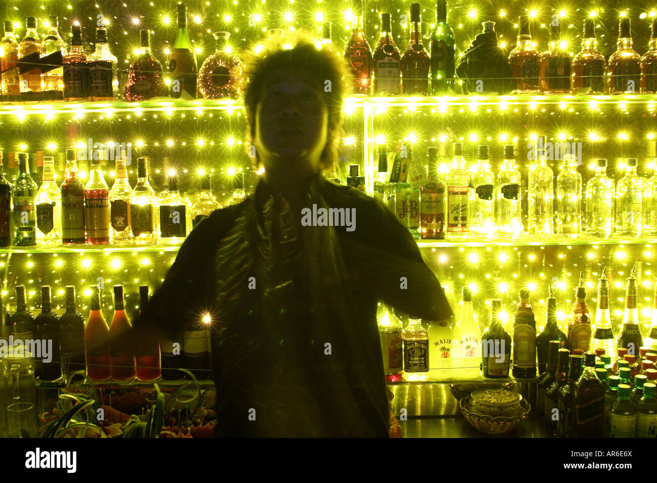 Cocktail shaker silhouette hi-res stock photography and images - Alamy