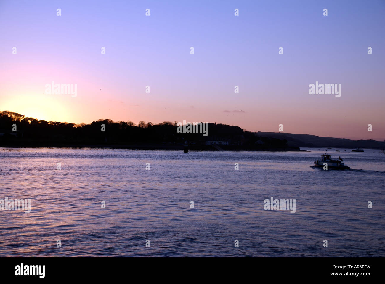 Cremyll ferryboat heads towards Mount Edgcumbe, crossing from Devon to ...